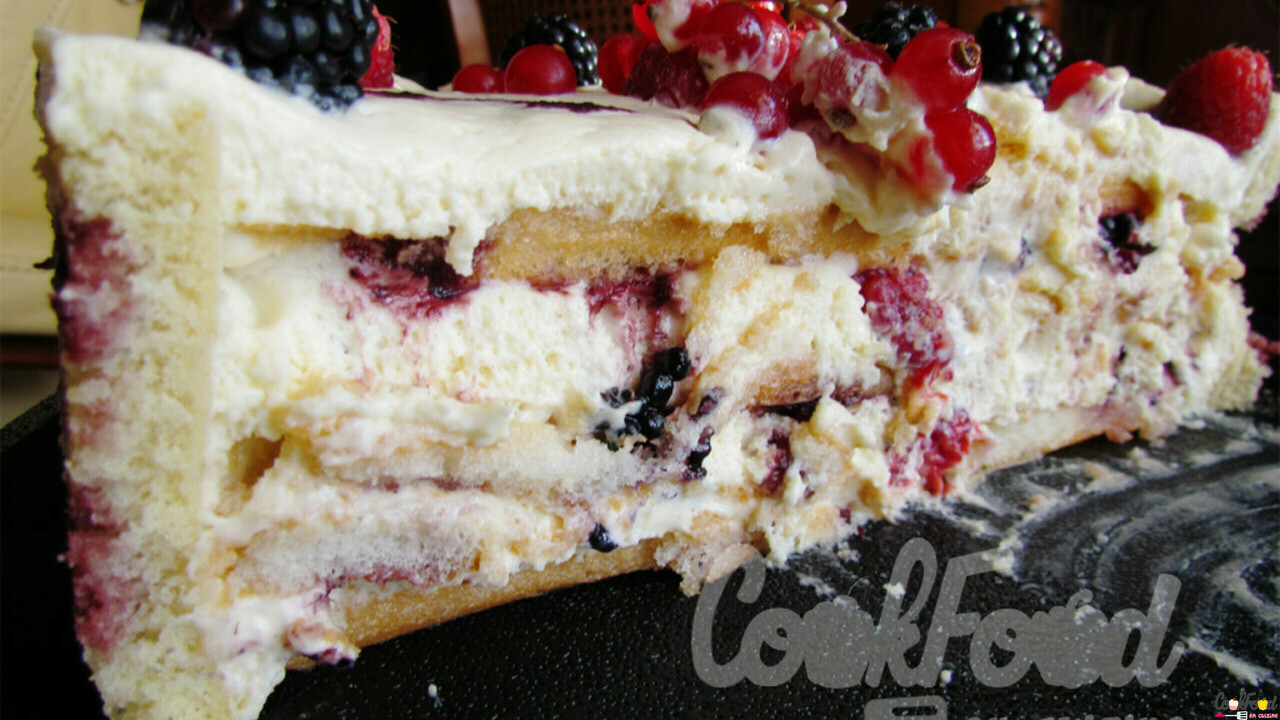 Tiramisu au chocolat blanc et fruits rouges - Cookfoodencuisine.com